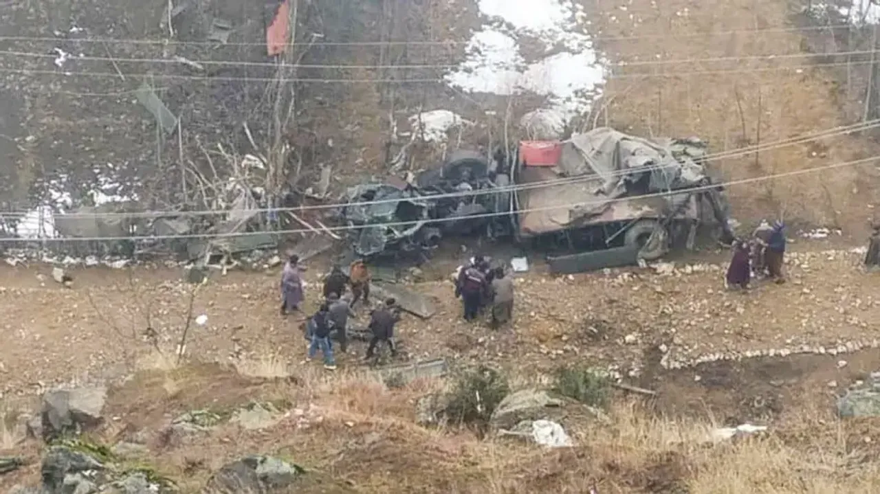Four army soldiers dead in Jammu and Kashmir road accident