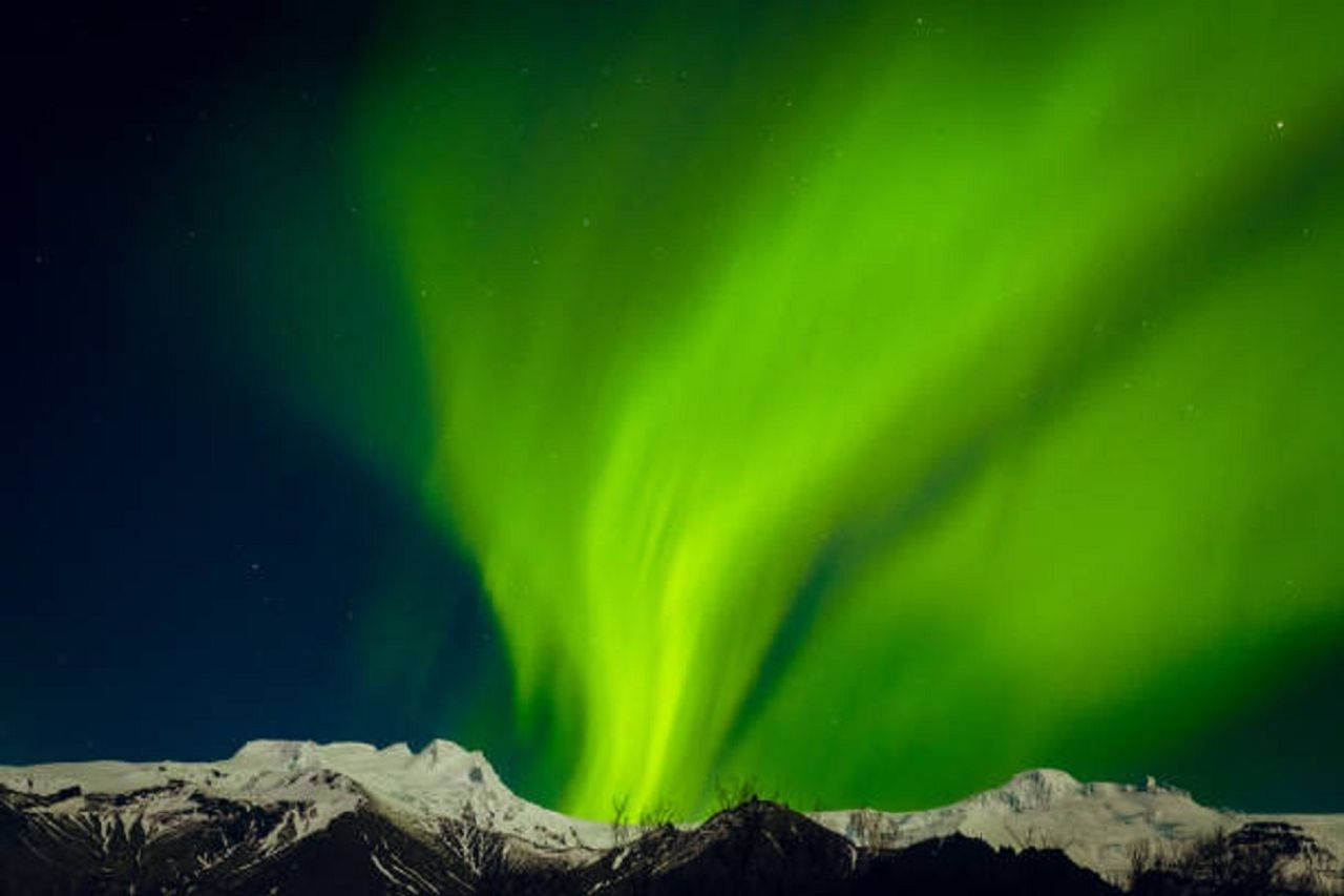 Earth's magnetic North Pole shifts towards Russia, prompting navigation ...