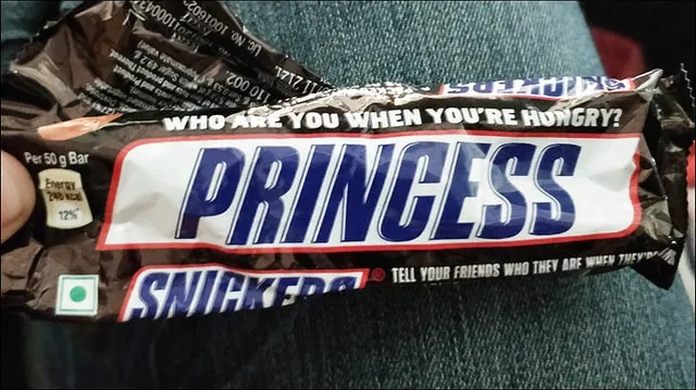 snickers logo without name