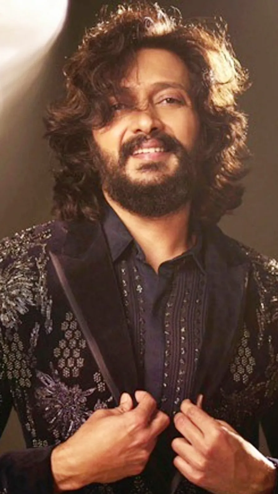 riteish deshmukh qualification